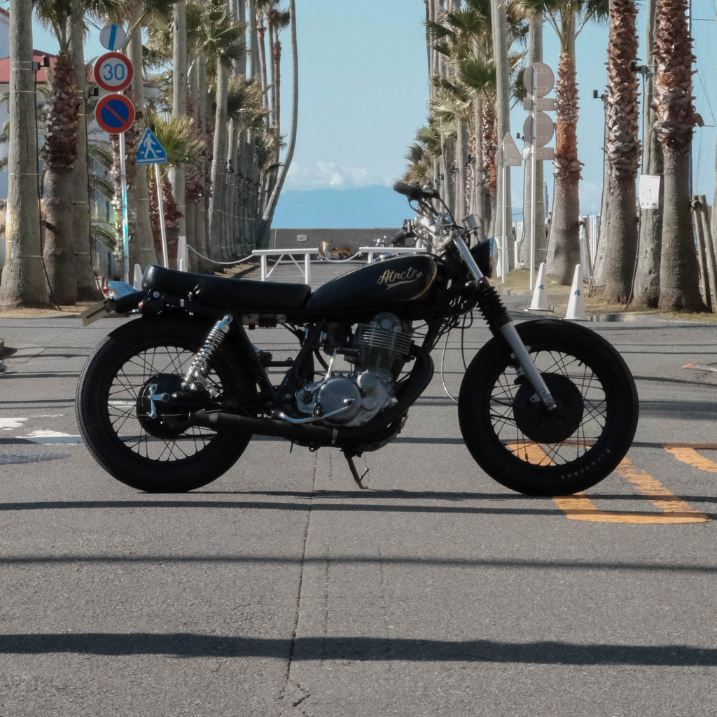 YAMAHA SR400 CUSTOM – ATRCTR OFFICIAL STORE